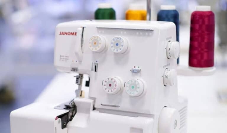 4 Best Janome Sergers – Reviewed and Rated (Fall 2025)